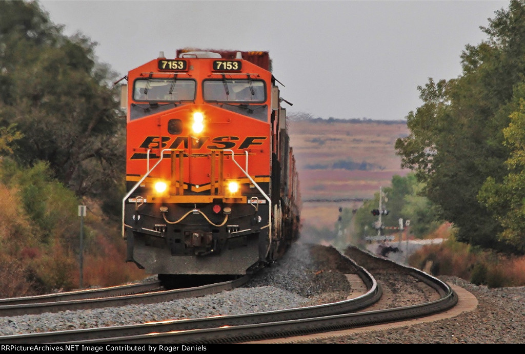 BNSF 7153